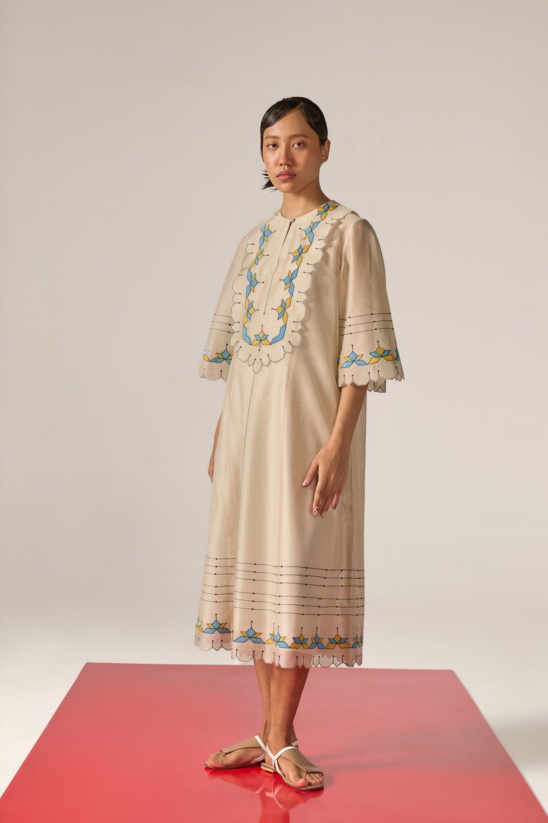 3D YOKE PANEL DRESS – ikaibyraginiahuja.com