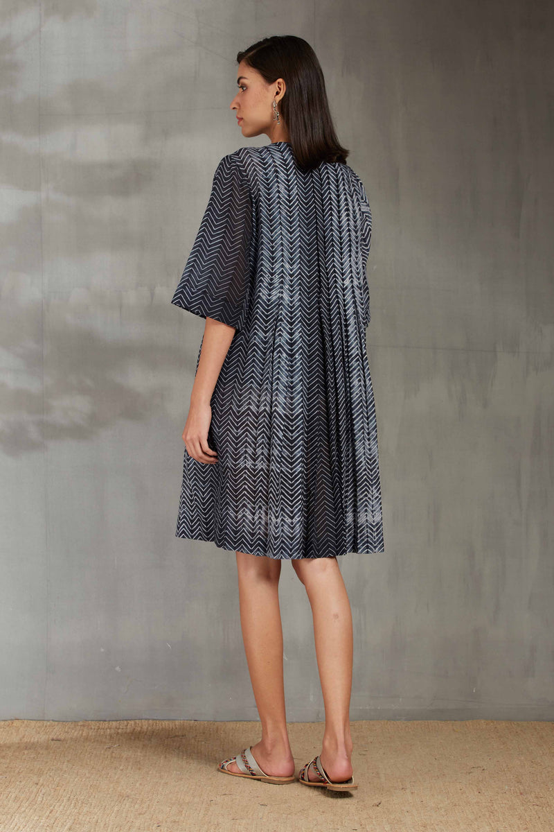 SHIBORI PLEATED DRESS – ikaibyraginiahuja.com